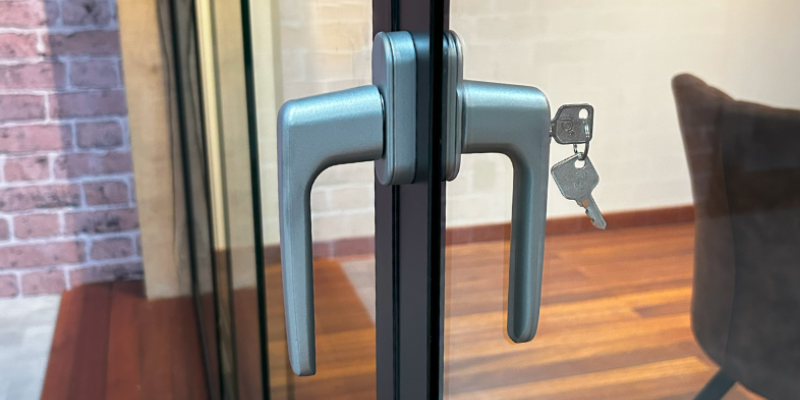 Side and Middle Locks