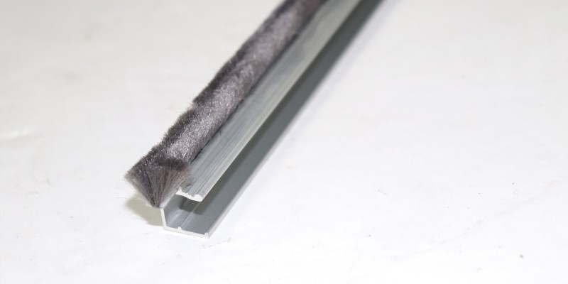 Glass door weather brushes | Windproof finish | Deponti