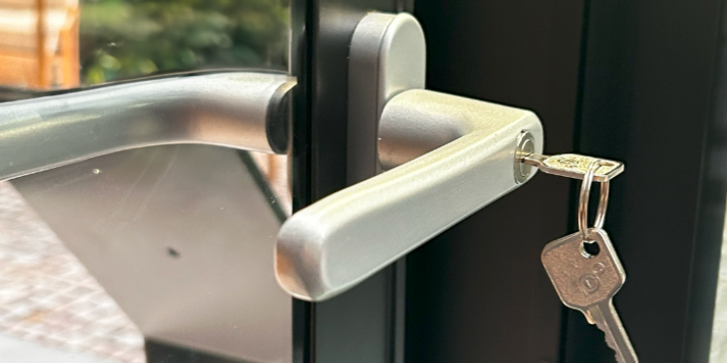 Side and Middle Locks